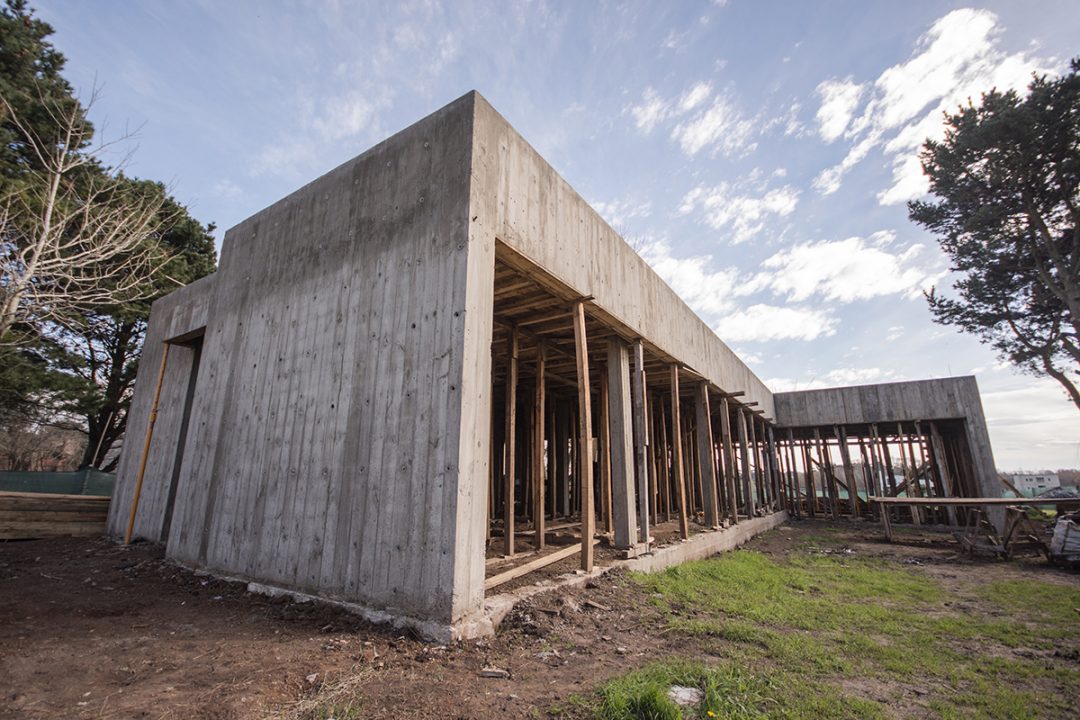 Vista lateral construcción Mestra - Mestra
